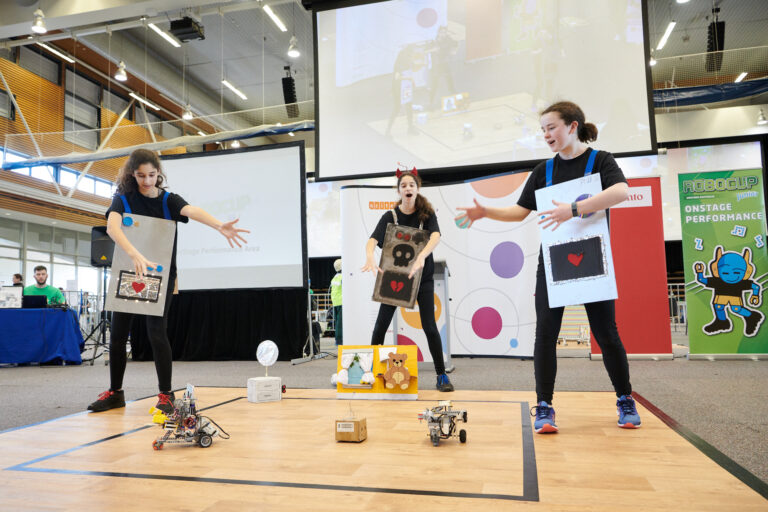 RoboCup Junior 2019: photo gallery | Particle